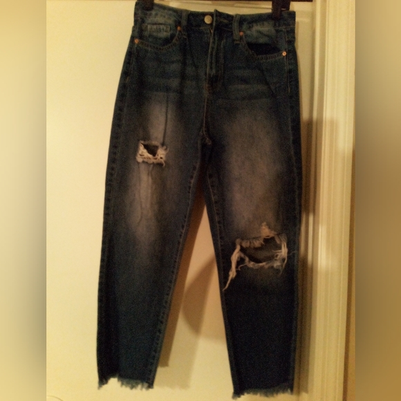 Dream jeans | Jeans | Distressed Denim Capris | Poshmark